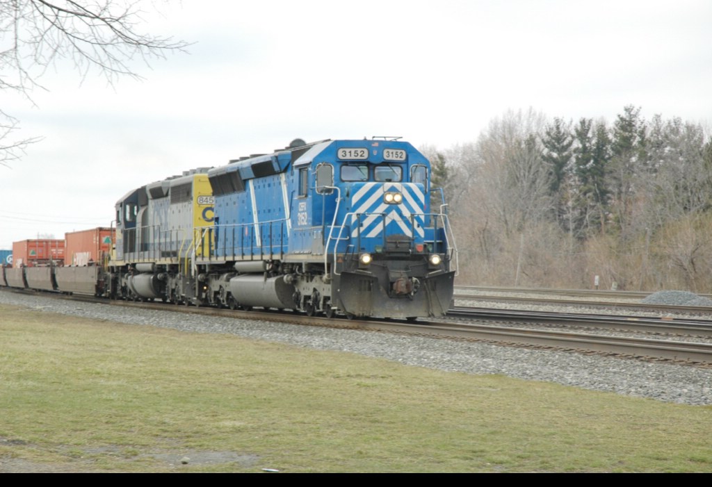 CEFX 3152, East on CSX